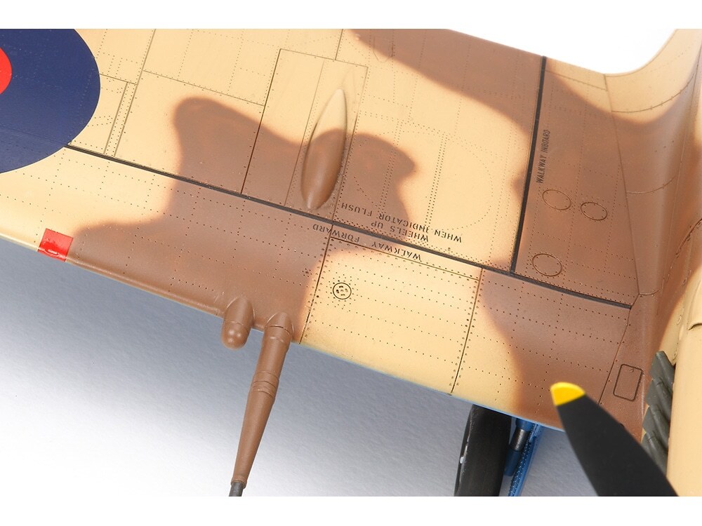 Tamiya 60320 Supermarine Spitfire Mk.VIII 1:32 Scale Plastic Model Kit ...