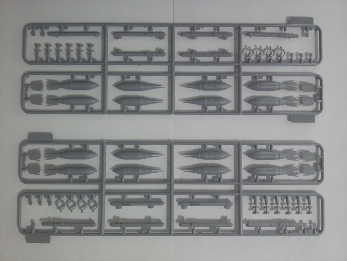 ICM 48902 MiG-25 RB Soviet Reconnaissance Plane 1/48 Scale Model Kit