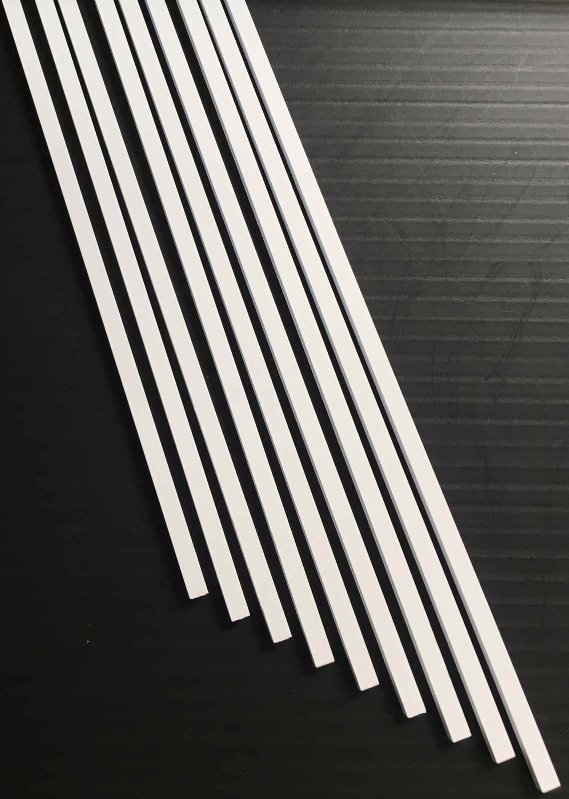 Evergreen, 9 Styrene Strip 600mm - 3.2 x 4.0mm 387